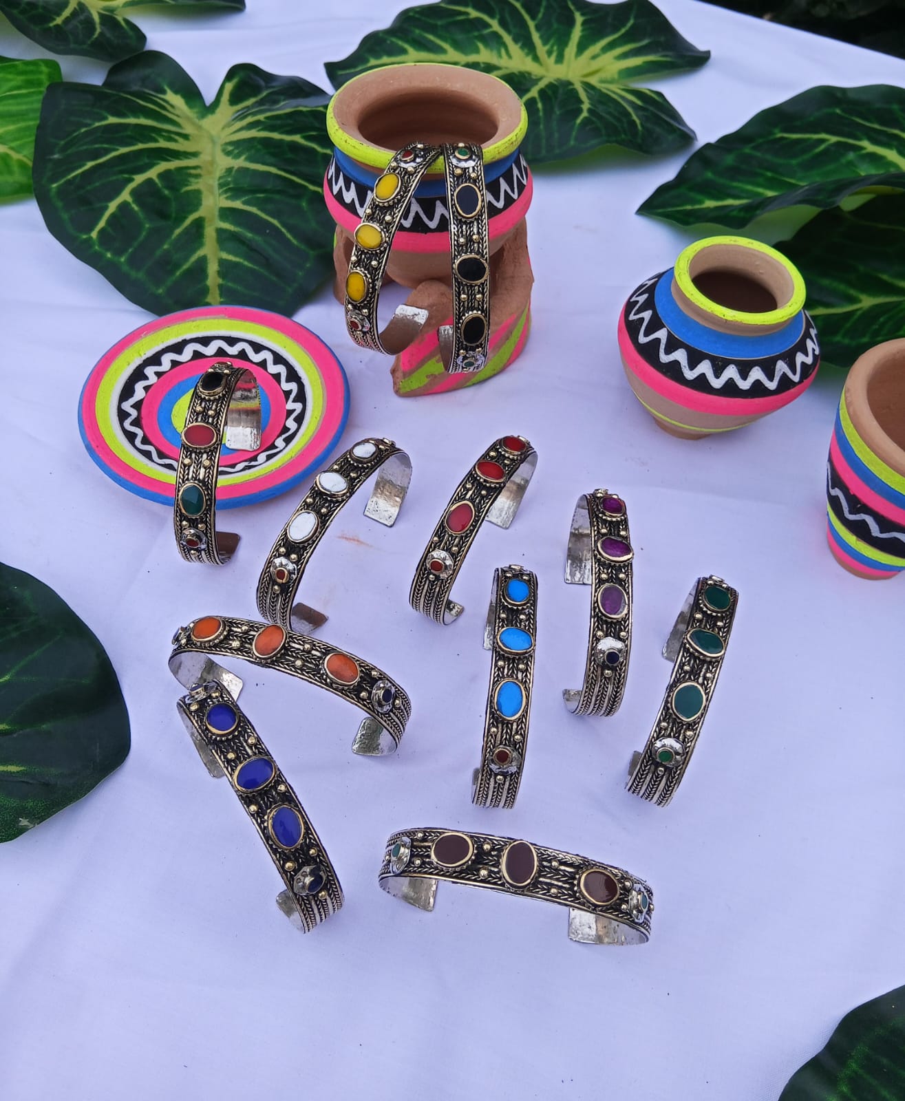 Hand cuff – shahanacollectionpk